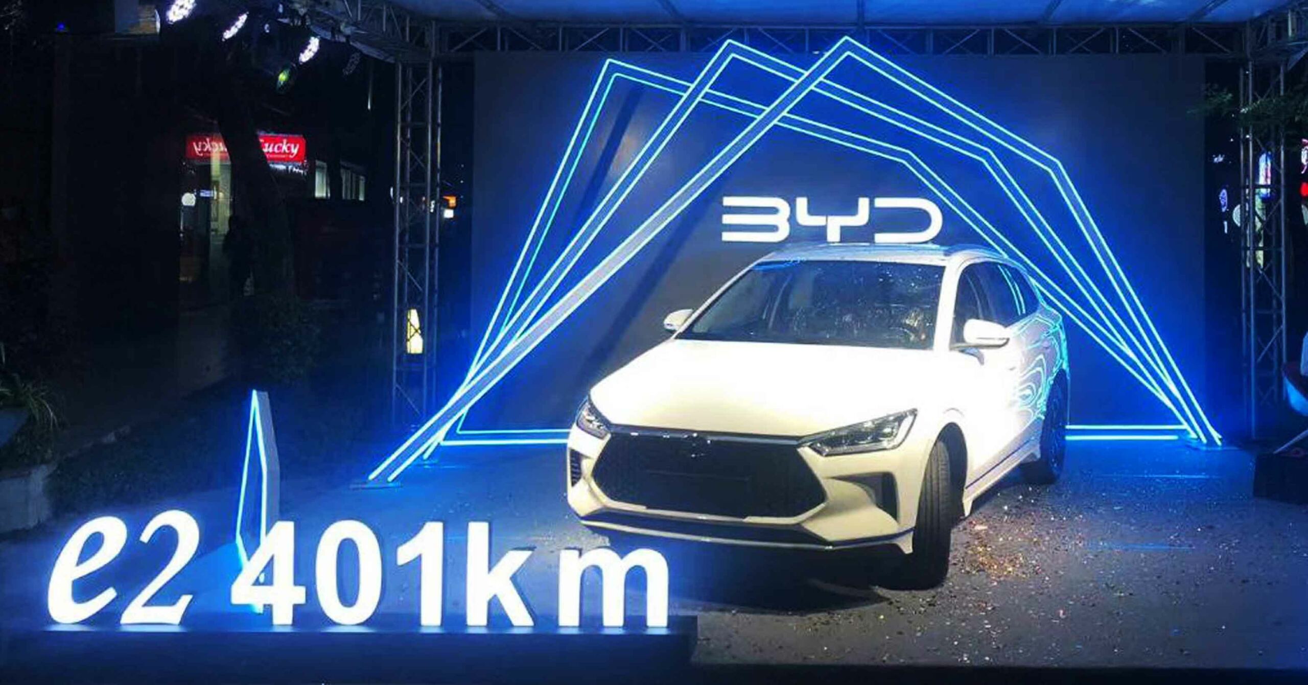 រថយន្តស៊េរីថ្មី E2 401KM ចាប់អារម្មណ៍ខ្លាំងពីអតិថិជន និងកំពុងទទួលបានការបញ្ជាទិញជាច្រើនគ្រឿង ...