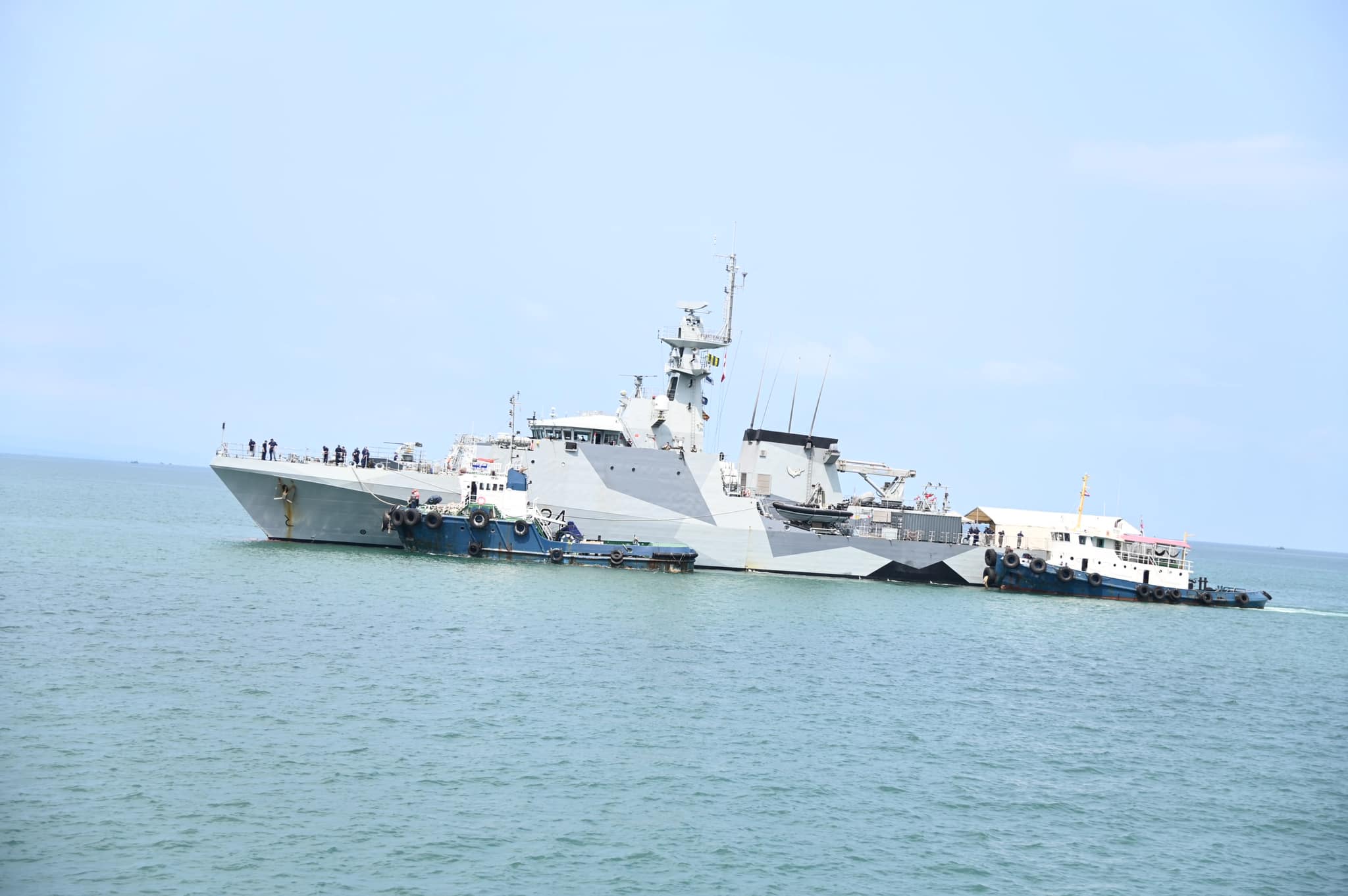 នាវា ល្បាត កង ទ ព័ ជើង ទឹក អង់គ្លេស ០១ គ្រឿង ចូល ចត នៅ កំពង់ ផែ ក្រុងព្រះសីហនុ រយៈពេល ០៥ ថ្ងៃ ...