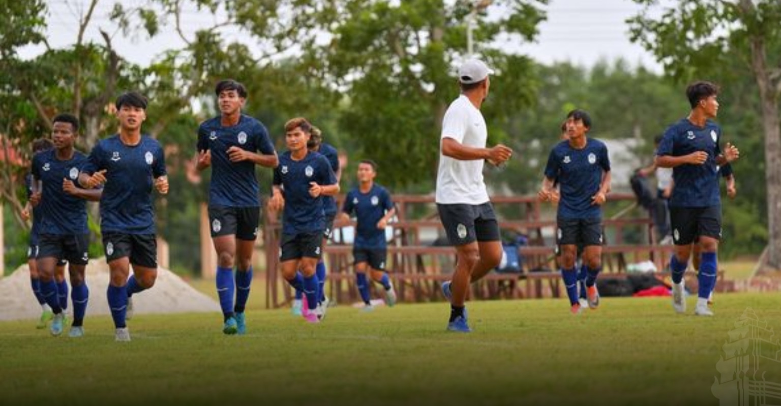 បាល់ទាត់ U23៖ កម្ពុជា ត្រូវការឈ្នះថៃ ទើបអាចឡើងទៅវគ្គ បន្ត – Koh Santepheap Daily