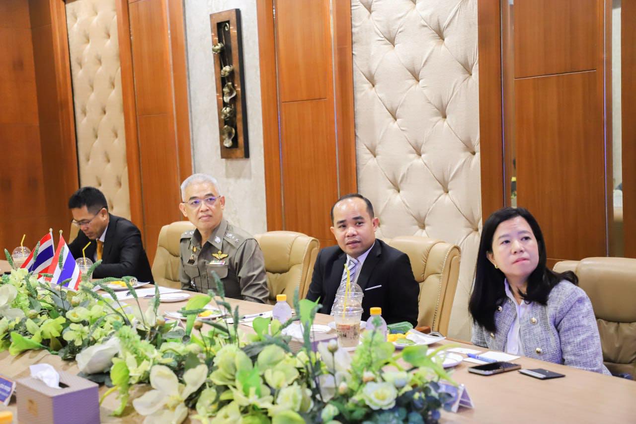 ឧត្តមសេនីយ៍ឯក រ័ ត្ន ស្រ៊ា ង ទទួល ស្វាគមន៍ ប្រតិភូ អនុព័ន្ធ នគរបាល ...