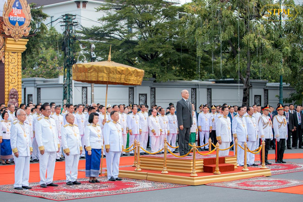 ព្រះមហាក្សត្រ អំពាវនាវ បងប្អូន ប្រជាពលរដ្ឋ កម្ពុជាគ្រប់ មជ្ឈដ្ឋានរួបរួម ...