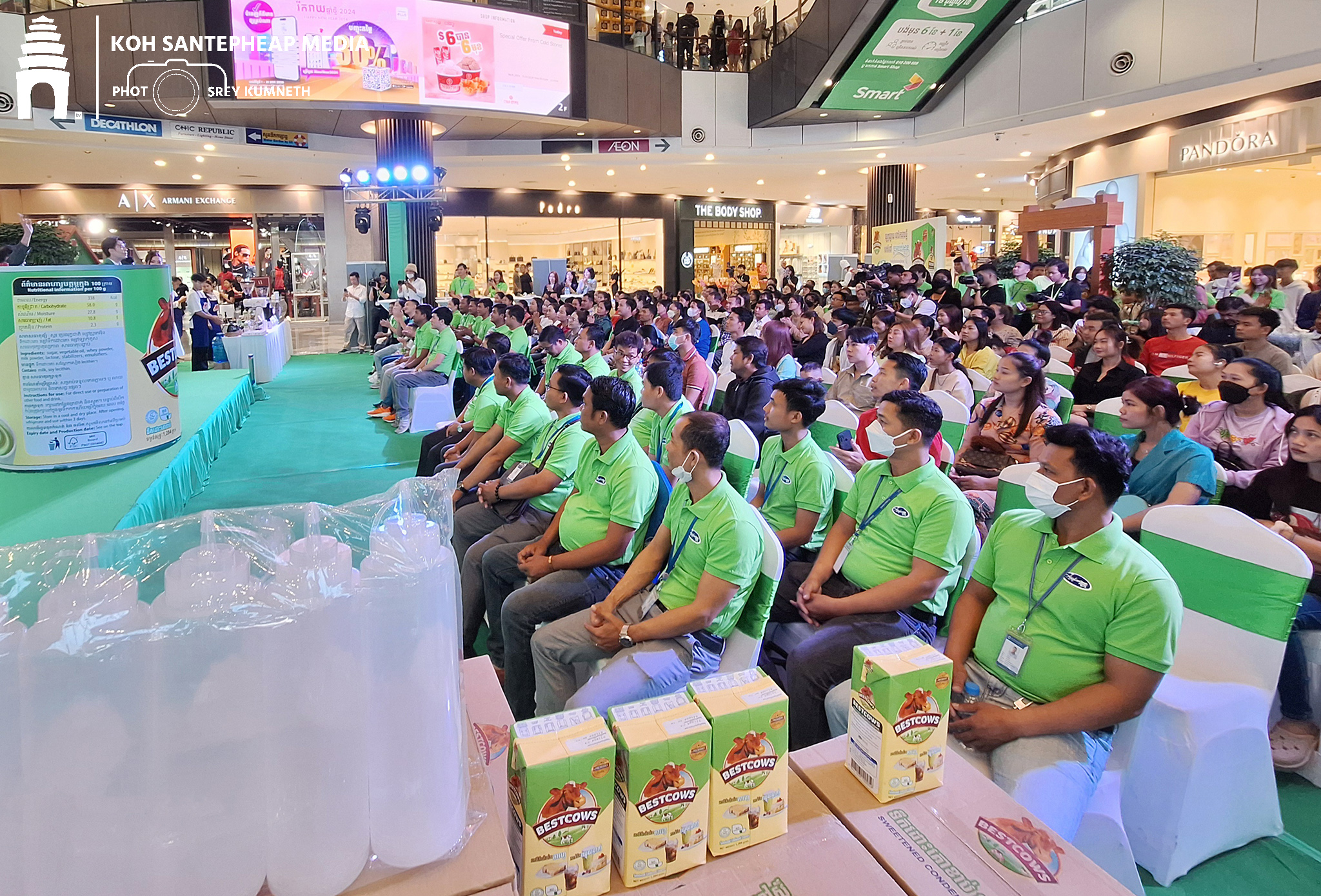 ចក្ខុវិស័យ វែង ឆ្ងាយ ! អង្គរ មី ល បង្ហាញ ផ លិ ផល ថ្មី « ទឹកដោះគោ ខាប់ ...