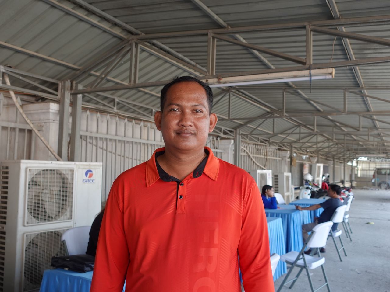 រោងចក្រ ចំនួន ៦ មក ពី តំបន់ សេដ្ឋកិច្ច ពិសេសមក សម្ភាស ជ្រើសរើស កម្មករ Y ...