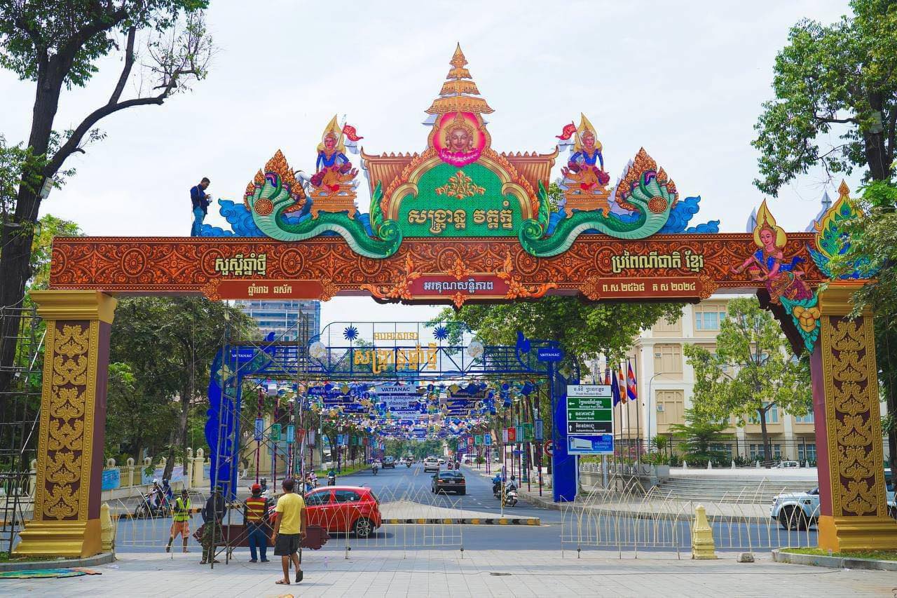 រាជធានី ភ្នំពេញ កំពុង មមាញឹក តុបតែង លម្អរ សោភ័ណ ភាព និង រៀបចំ ...